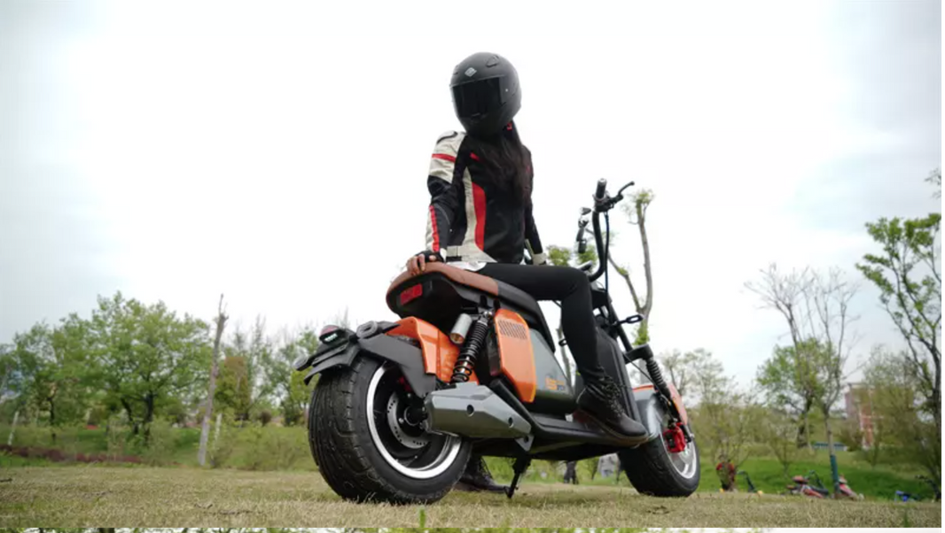 Scooters & Moto électriques – Roule Coco
